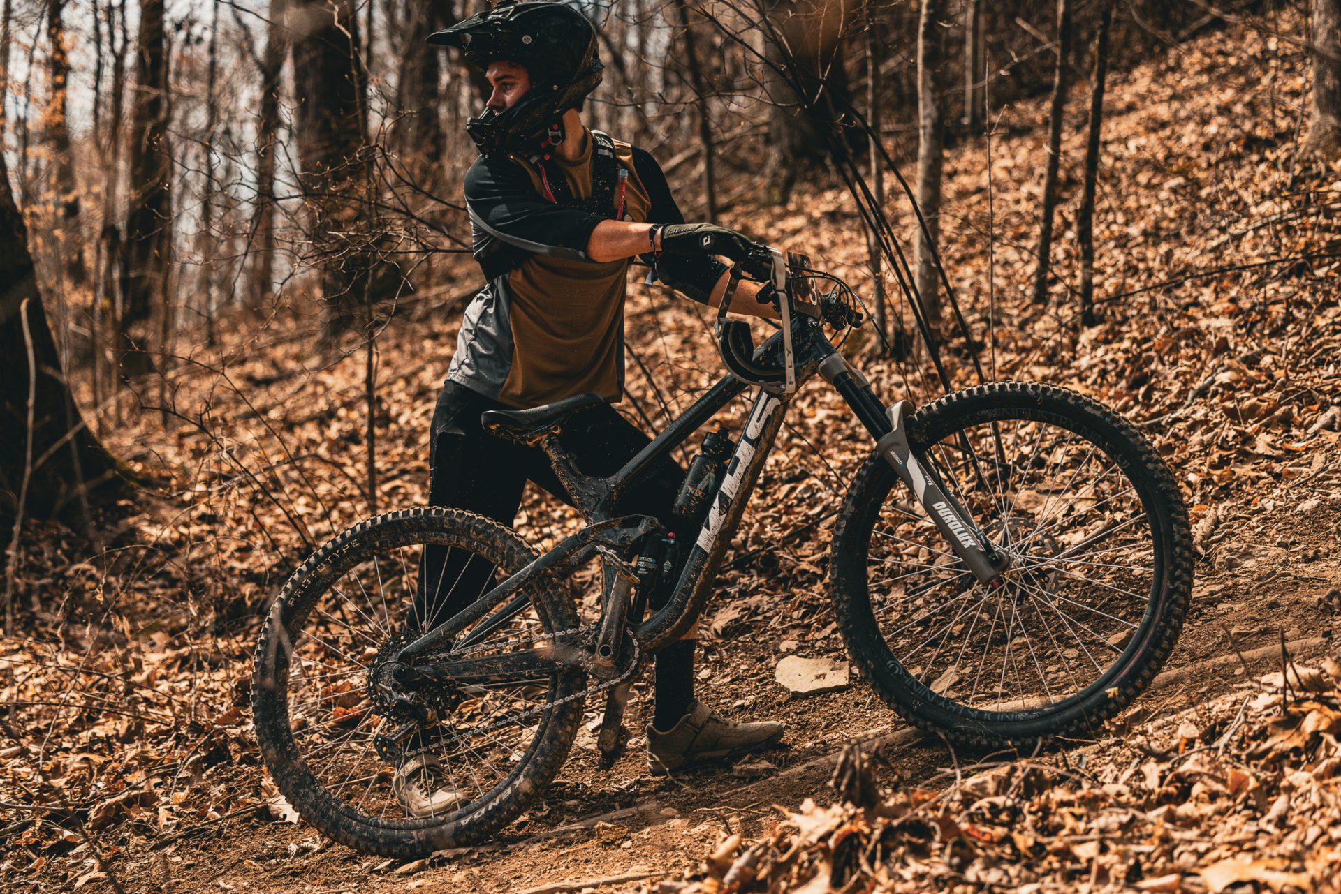 SHANE LESLIE - KHS Pro MTB